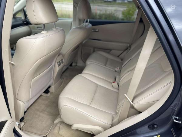 Grey Lexus RX 450h 2013 in Vilnius, with an engine capacity of 3.46 L and mileage of 201 thousand km for 14900 €, photo 10 on AUTOMOTO.COM.LV
