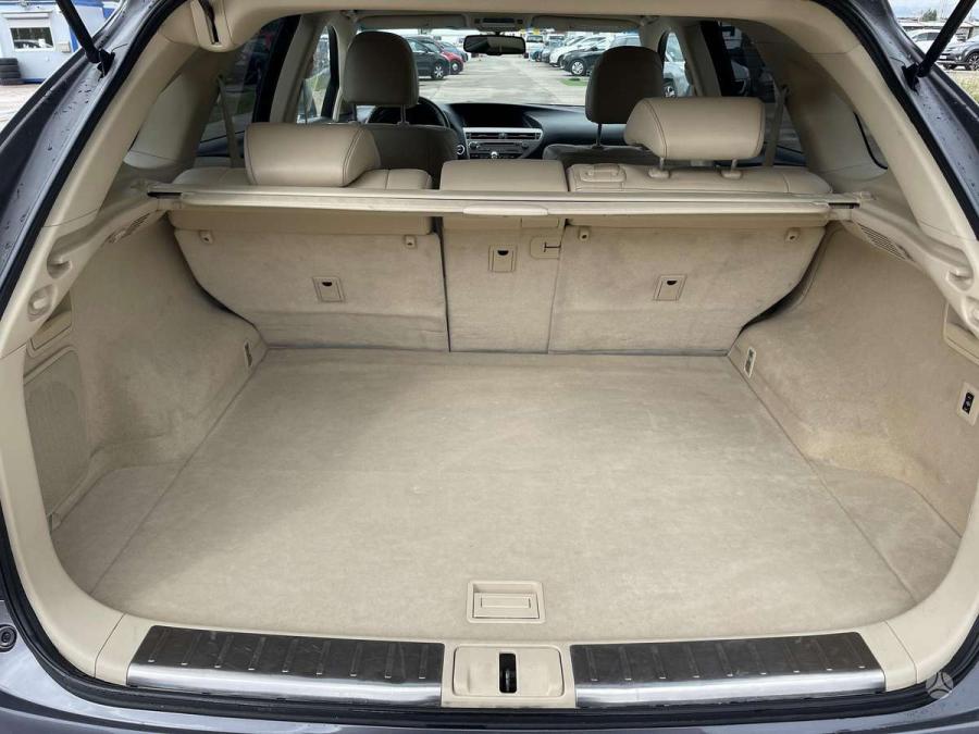 Grey Lexus RX 450h 2013 in Vilnius, with an engine capacity of 3.46 L and mileage of 201 thousand km for 14900 €, photo 17 on AUTOMOTO.COM.LV