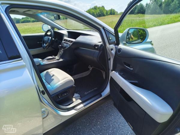 Grey Lexus RX 450h 2013 in Vilnius, with an engine capacity of 3.50 L and mileage of 239 thousand km for 14800 €, photo 8 on AUTOMOTO.COM.LV