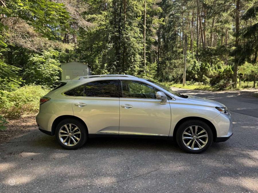 Grey Lexus RX 450h 2013 in Vilnius, with an engine capacity of 3.46 L and mileage of 144 thousand km for 15500 €, photo 6 on AUTOMOTO.COM.LV