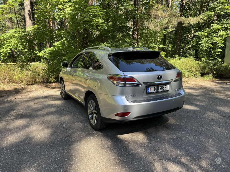 Grey Lexus RX 450h 2013 in Vilnius, with an engine capacity of 3.46 L and mileage of 144 thousand km for 15500 €, photo 9 on AUTOMOTO.COM.LV