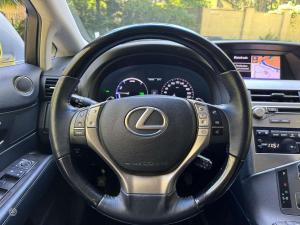 Grey Lexus RX 450h 2013 in Vilnius, with an engine capacity of 3.46 L and mileage of 144 thousand km for 15500 €, photo 17 on AUTOMOTO.COM.LV
