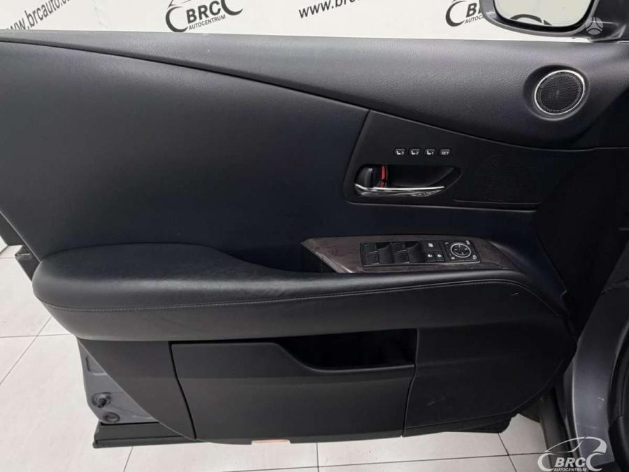 Grey Lexus RX 450h 2013 in Vilnius, with an engine capacity of 3.46 L and mileage of 315 thousand km for 10500 €, photo 22 on AUTOMOTO.COM.LV