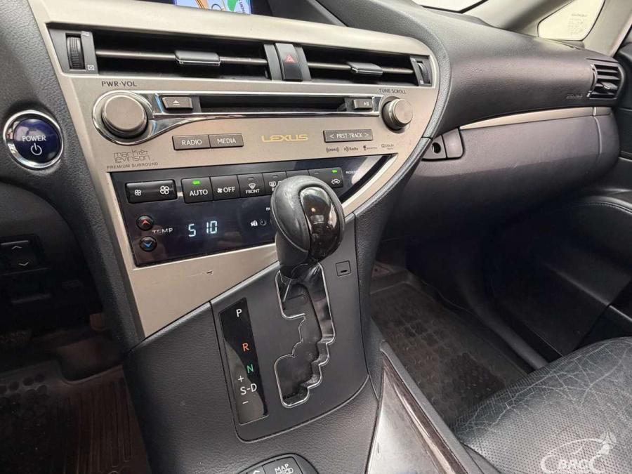 Grey Lexus RX 450h 2013 in Vilnius, with an engine capacity of 3.46 L and mileage of 315 thousand km for 10500 €, photo 31 on AUTOMOTO.COM.LV