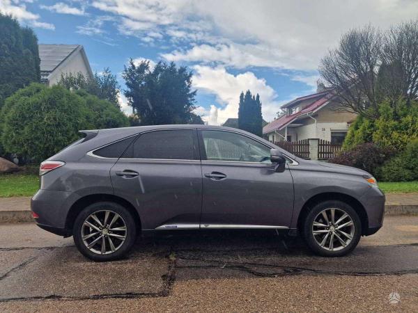 Grey Lexus RX 450h 2013 in Vilnius, with an engine capacity of 3.46 L and mileage of 241 thousand km for 11300 €, photo 5 on AUTOMOTO.COM.LV