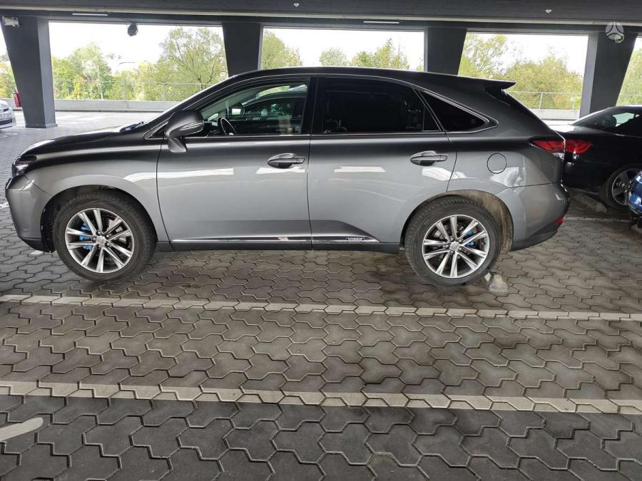 Grey Lexus RX 450h 2013 in Vilnius, with an engine capacity of 3.46 L and mileage of 185 thousand km for 17800 €, photo 1 on AUTOMOTO.COM.LV