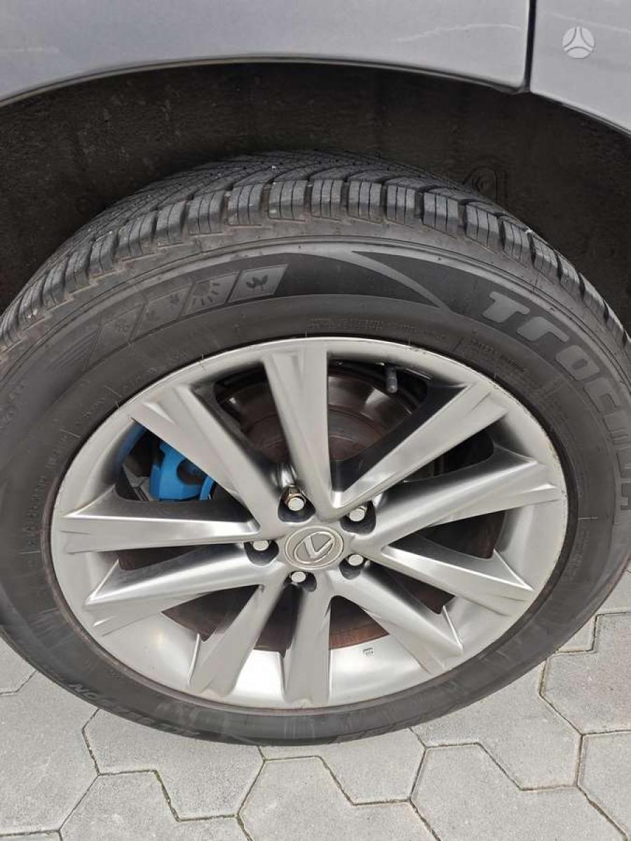 Grey Lexus RX 450h 2013 in Vilnius, with an engine capacity of 3.46 L and mileage of 185 thousand km for 17800 €, photo 15 on AUTOMOTO.COM.LV