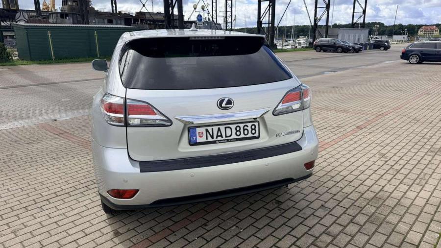 Pelēks Lexus RX 450h 2013 Klaipėda, ar dzinēja tilpumu 3.46 L un nobraukumu 165 tūkst. km par 15600 €, foto 7 vietnē AUTOMOTO.COM.LV