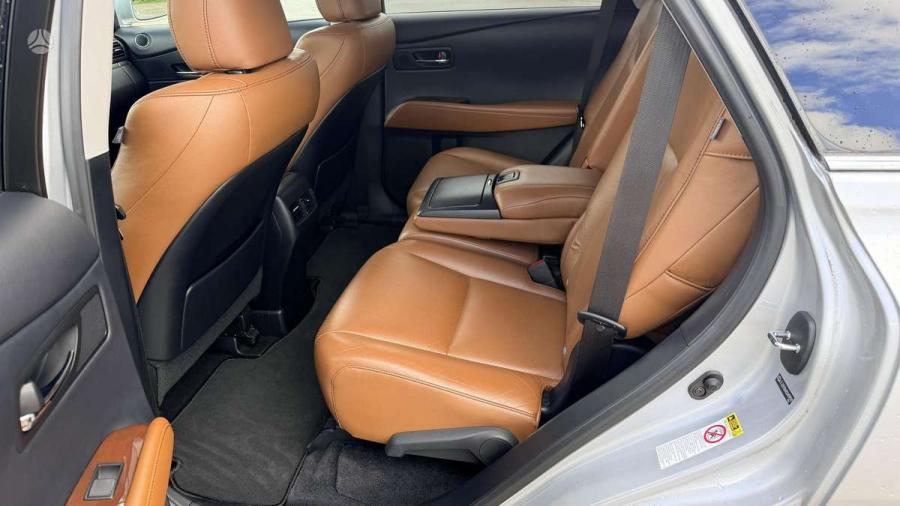 Pelēks Lexus RX 450h 2013 Klaipėda, ar dzinēja tilpumu 3.46 L un nobraukumu 165 tūkst. km par 15600 €, foto 19 vietnē AUTOMOTO.COM.LV