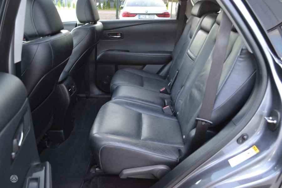 Pelēks Lexus RX 450h 2014 Viļņa, ar dzinēja tilpumu 3.46 L un nobraukumu 295 tūkst. km par 16000 €, foto 25 vietnē AUTOMOTO.COM.LV