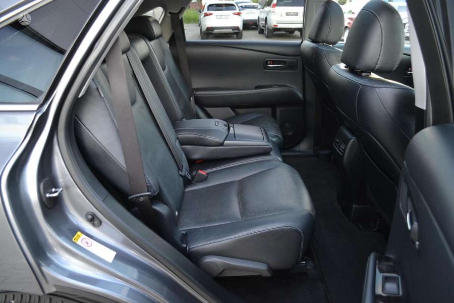 Pelēks Lexus RX 450h 2014 Viļņa, ar dzinēja tilpumu 3.46 L un nobraukumu 295 tūkst. km par 16000 €, foto 30 vietnē AUTOMOTO.COM.LV