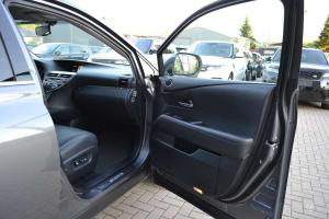 Pelēks Lexus RX 450h 2014 Viļņa, ar dzinēja tilpumu 3.46 L un nobraukumu 295 tūkst. km par 16000 €, foto 32 vietnē AUTOMOTO.COM.LV
