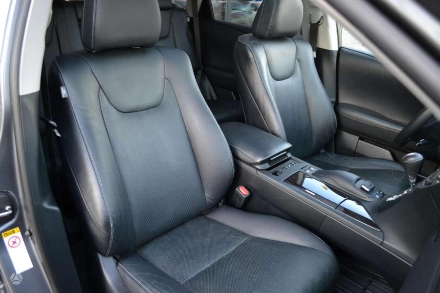 Pelēks Lexus RX 450h 2014 Viļņa, ar dzinēja tilpumu 3.46 L un nobraukumu 295 tūkst. km par 16000 €, foto 35 vietnē AUTOMOTO.COM.LV