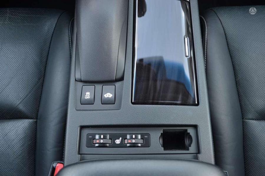 Pelēks Lexus RX 450h 2014 Viļņa, ar dzinēja tilpumu 3.46 L un nobraukumu 295 tūkst. km par 16000 €, foto 44 vietnē AUTOMOTO.COM.LV