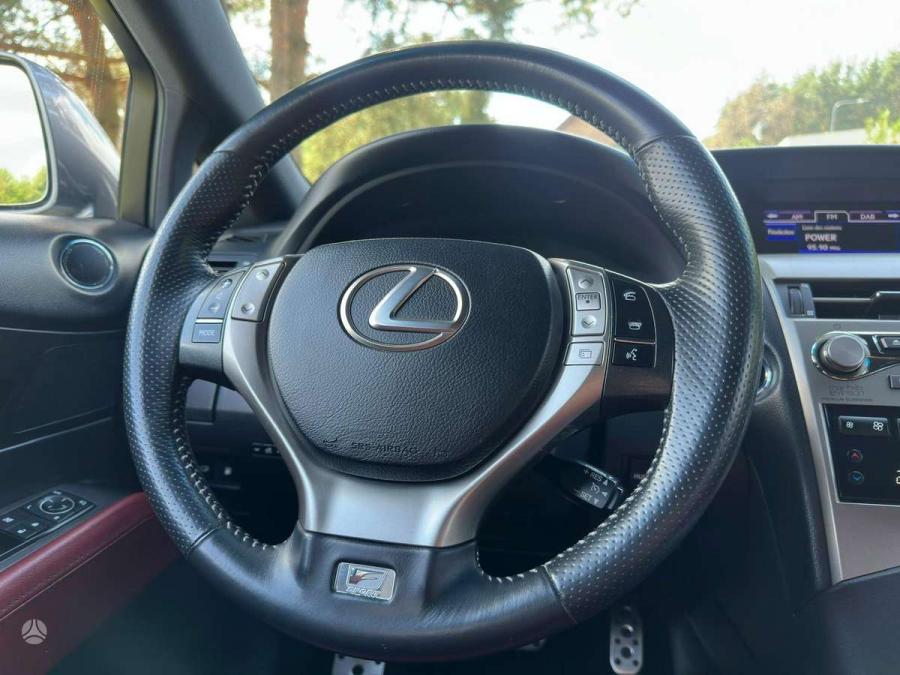 Pelēks Lexus RX 450h 2014 Viļņa, ar dzinēja tilpumu 3.46 L un nobraukumu 229 tūkst. km par 17950 €, foto 24 vietnē AUTOMOTO.COM.LV