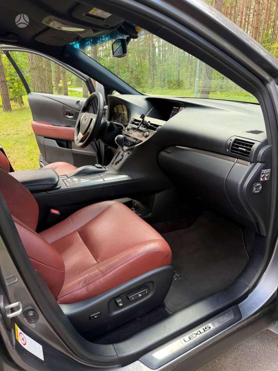 Grey Lexus RX 450h 2014 in Vilnius, with an engine capacity of 3.46 L and mileage of 270 thousand km for 17500 €, photo 23 on AUTOMOTO.COM.LV