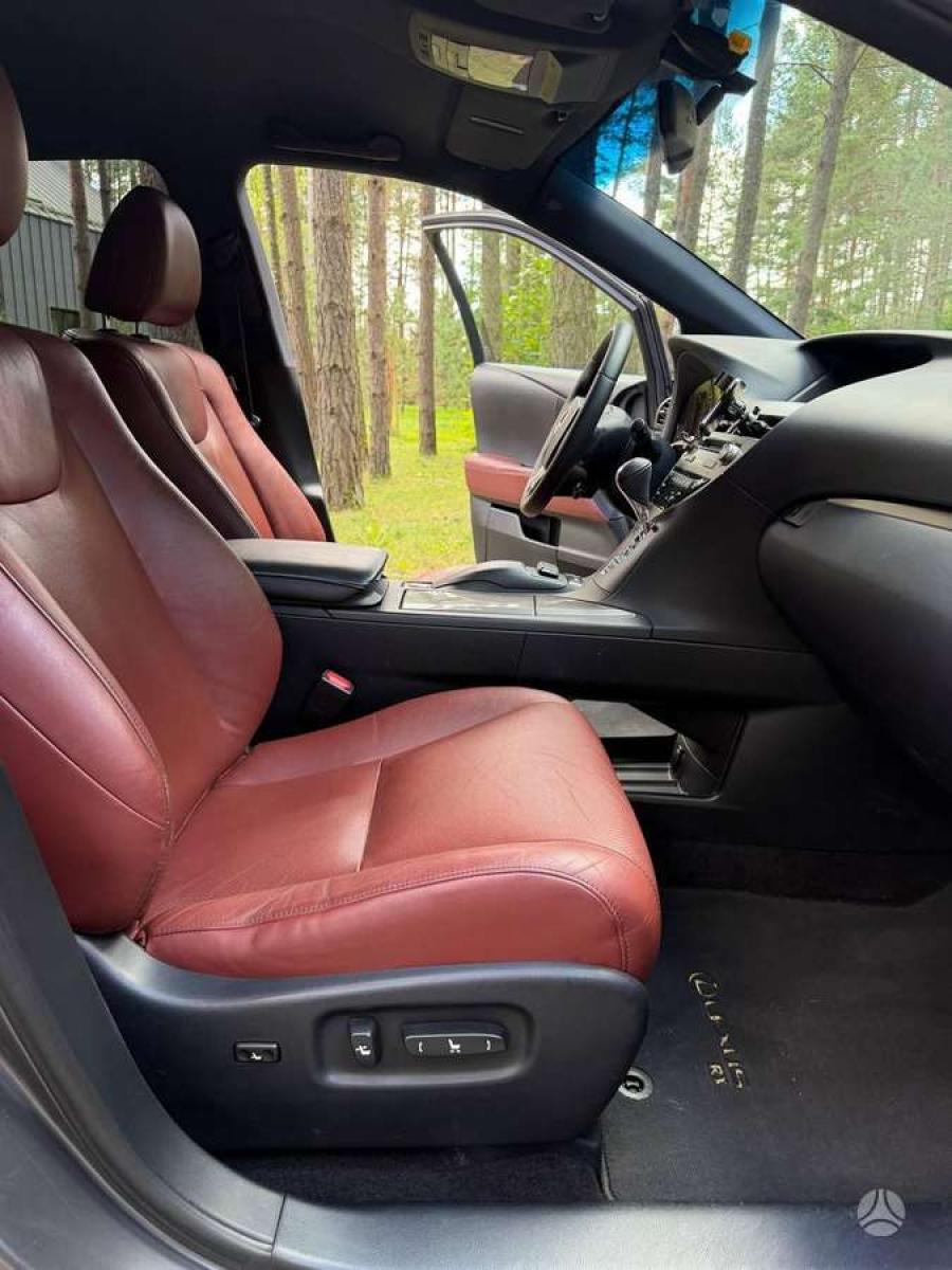 Grey Lexus RX 450h 2014 in Vilnius, with an engine capacity of 3.46 L and mileage of 270 thousand km for 17500 €, photo 24 on AUTOMOTO.COM.LV