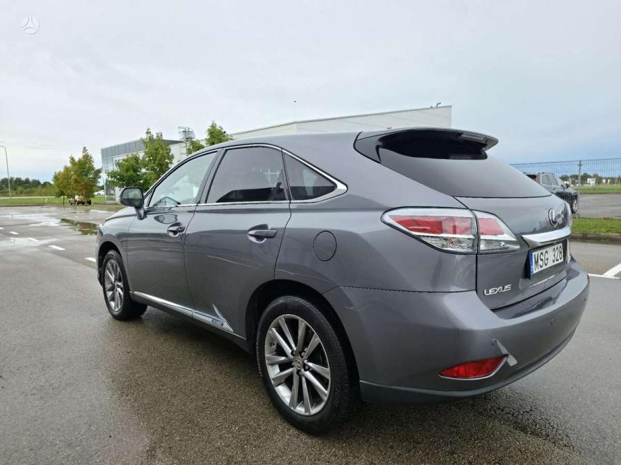Grey Lexus RX 450h 2015 in Panevezys, with an engine capacity of 3.46 L and mileage of 284 thousand km for 14900 €, photo 6 on AUTOMOTO.COM.LV