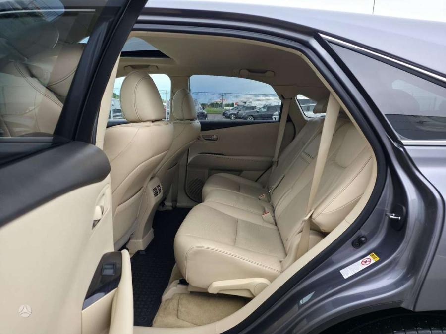 Grey Lexus RX 450h 2015 in Panevezys, with an engine capacity of 3.46 L and mileage of 284 thousand km for 14900 €, photo 11 on AUTOMOTO.COM.LV
