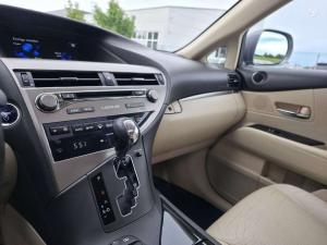 Grey Lexus RX 450h 2015 in Panevezys, with an engine capacity of 3.46 L and mileage of 284 thousand km for 14900 €, photo 17 on AUTOMOTO.COM.LV
