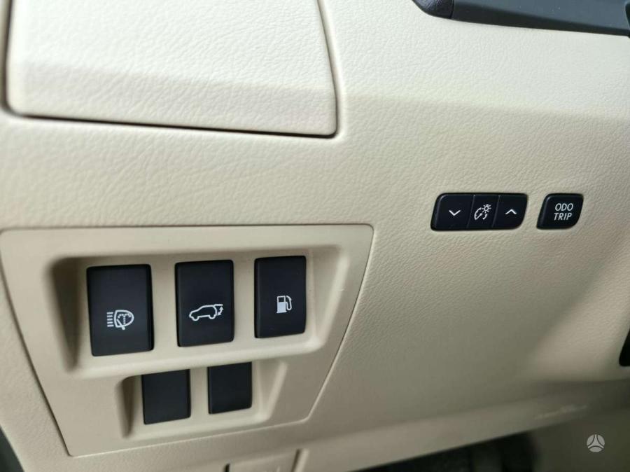 Grey Lexus RX 450h 2015 in Panevezys, with an engine capacity of 3.46 L and mileage of 284 thousand km for 14900 €, photo 20 on AUTOMOTO.COM.LV