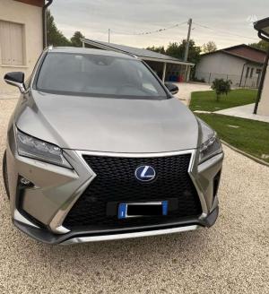Pelēks Lexus RX 450h 2016 Viļņa, ar dzinēja tilpumu 3.46 L un nobraukumu 149 tūkst. km par 27555 €, foto  vietnē AUTOMOTO.COM.LV