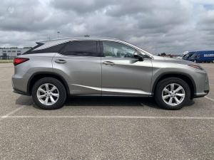 Pelēks Lexus RX 450h 2016 Viļņa, ar dzinēja tilpumu 3.46 L un nobraukumu 150 tūkst. km par 28500 €, foto 6 vietnē AUTOMOTO.COM.LV