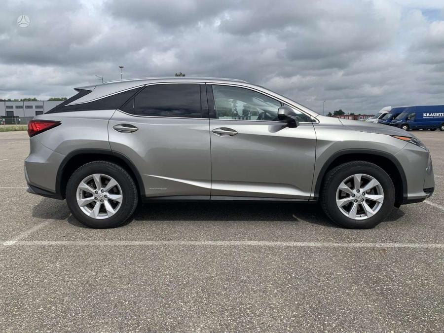 Pelēks Lexus RX 450h 2016 Viļņa, ar dzinēja tilpumu 3.46 L un nobraukumu 150 tūkst. km par 28500 €, foto 6 vietnē AUTOMOTO.COM.LV