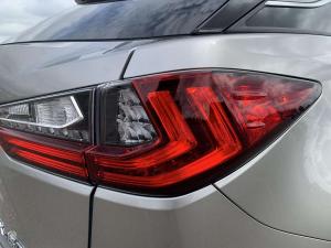Pelēks Lexus RX 450h 2016 Viļņa, ar dzinēja tilpumu 3.46 L un nobraukumu 150 tūkst. km par 28500 €, foto 11 vietnē AUTOMOTO.COM.LV