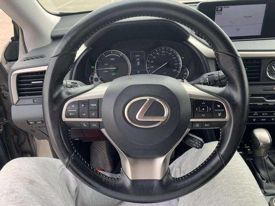 Pelēks Lexus RX 450h 2016 Viļņa, ar dzinēja tilpumu 3.46 L un nobraukumu 150 tūkst. km par 28500 €, foto 16 vietnē AUTOMOTO.COM.LV