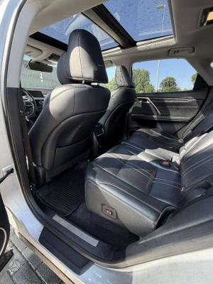 Pelēks Lexus RX 450h 2016 Klaipėda, ar dzinēja tilpumu 3.46 L un nobraukumu 274 tūkst. km par 28500 €, foto 8 vietnē AUTOMOTO.COM.LV