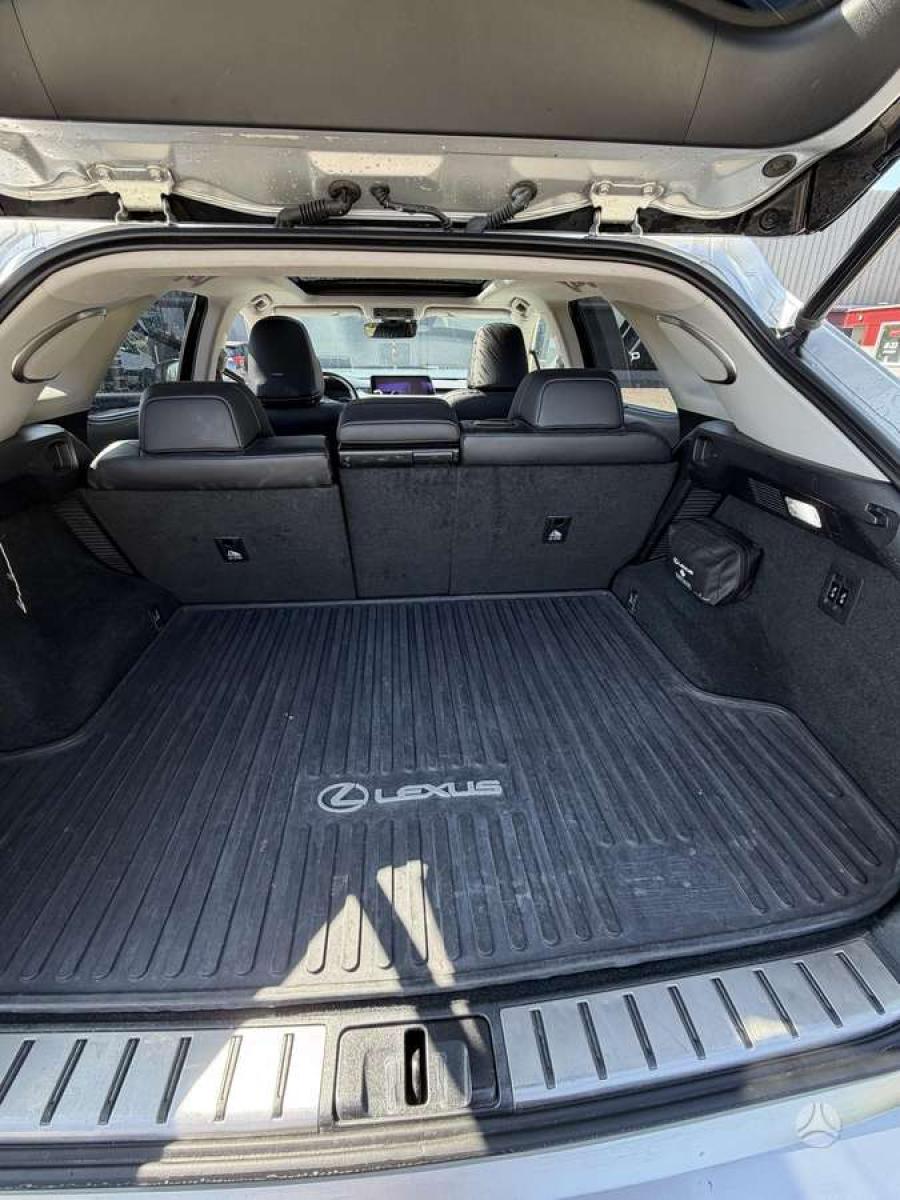 Pelēks Lexus RX 450h 2016 Klaipėda, ar dzinēja tilpumu 3.46 L un nobraukumu 274 tūkst. km par 28500 €, foto 12 vietnē AUTOMOTO.COM.LV