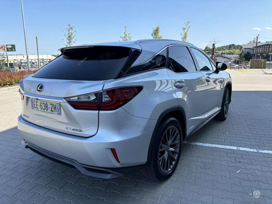 Pelēks Lexus RX 450h 2016 Viļņa, ar dzinēja tilpumu 3.46 L un nobraukumu 185 tūkst. km par 27600 €, foto 5 vietnē AUTOMOTO.COM.LV