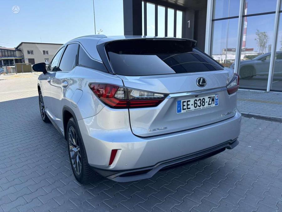 Pelēks Lexus RX 450h 2016 Viļņa, ar dzinēja tilpumu 3.46 L un nobraukumu 185 tūkst. km par 27600 €, foto 6 vietnē AUTOMOTO.COM.LV