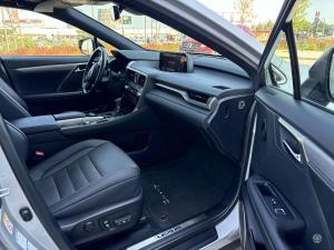 Pelēks Lexus RX 450h 2016 Viļņa, ar dzinēja tilpumu 3.46 L un nobraukumu 185 tūkst. km par 27600 €, foto 7 vietnē AUTOMOTO.COM.LV