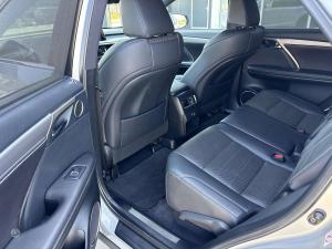 Pelēks Lexus RX 450h 2016 Viļņa, ar dzinēja tilpumu 3.46 L un nobraukumu 185 tūkst. km par 27600 €, foto 13 vietnē AUTOMOTO.COM.LV