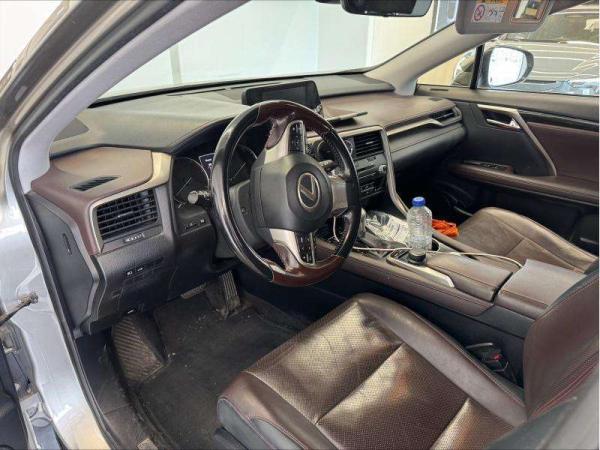 Pelēks Lexus RX 450h 2016 Šauļi, ar dzinēja tilpumu 3.46 L un nobraukumu 250 tūkst. km par 21150 €, foto 8 vietnē AUTOMOTO.COM.LV
