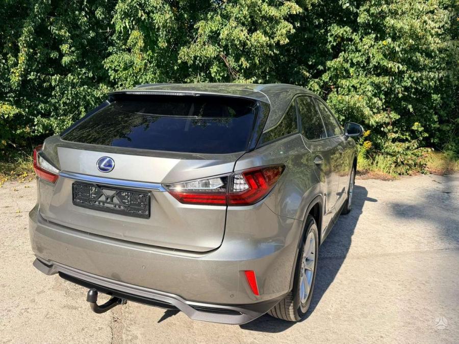 Grey Lexus RX 450h 2016 in Siauliai, with an engine capacity of 3.46 L and mileage of 250 thousand km for 20950 €, photo 13 on AUTOMOTO.COM.LV