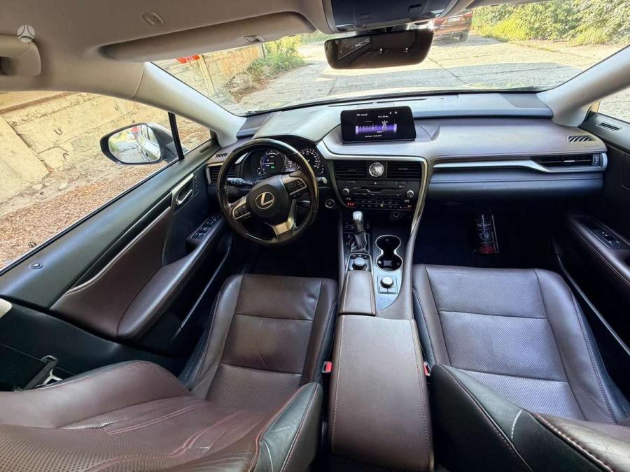 Grey Lexus RX 450h 2016 in Siauliai, with an engine capacity of 3.46 L and mileage of 250 thousand km for 20950 €, photo 19 on AUTOMOTO.COM.LV