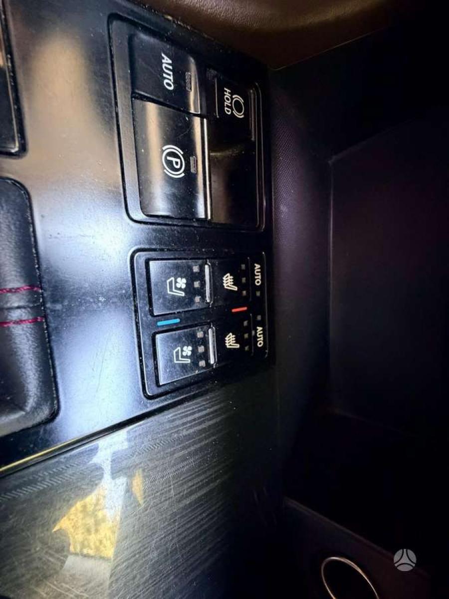 Grey Lexus RX 450h 2016 in Siauliai, with an engine capacity of 3.46 L and mileage of 250 thousand km for 20950 €, photo 28 on AUTOMOTO.COM.LV