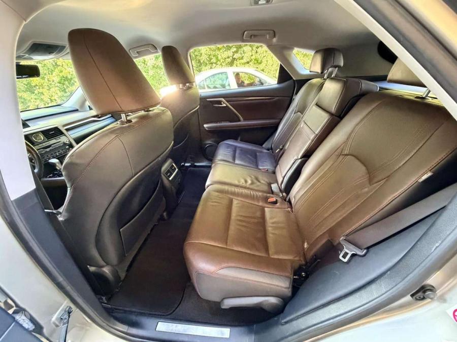 Pelēks Lexus RX 450h 2016 Šauļi, ar dzinēja tilpumu 3.46 L un nobraukumu 250 tūkst. km par 20250 €, foto 9 vietnē AUTOMOTO.COM.LV