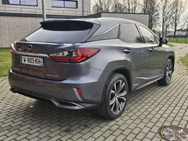 Pelēks Lexus RX 450h 2017 Skaudvilė, ar dzinēja tilpumu 3.46 L un nobraukumu 112 tūkst. km par 29900 €, foto 11 vietnē AUTOMOTO.COM.LV