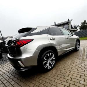 Pelēks Lexus RX 450h 2017 Viļņa, ar dzinēja tilpumu 3.46 L un nobraukumu 170 tūkst. km par 27800 €, foto 7 vietnē AUTOMOTO.COM.LV