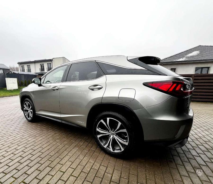 Pelēks Lexus RX 450h 2017 Viļņa, ar dzinēja tilpumu 3.46 L un nobraukumu 170 tūkst. km par 27800 €, foto 8 vietnē AUTOMOTO.COM.LV