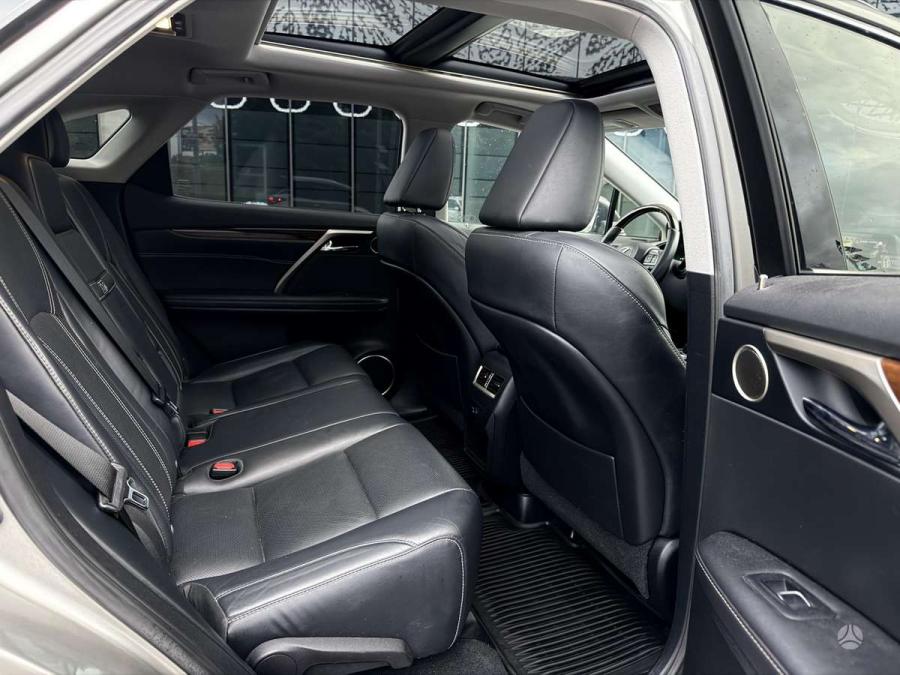 Pelēks Lexus RX 450h 2017 Kauņa, ar dzinēja tilpumu 3.46 L un nobraukumu 85 tūkst. km par 29500 €, foto 22 vietnē AUTOMOTO.COM.LV
