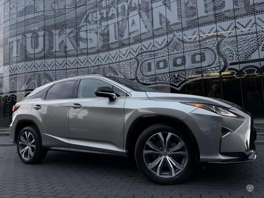 Pelēks Lexus RX 450h 2017 Kauņa, ar dzinēja tilpumu 3.46 L un nobraukumu 85 tūkst. km par 29500 €, foto 24 vietnē AUTOMOTO.COM.LV