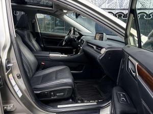 Pelēks Lexus RX 450h 2017 Kauņa, ar dzinēja tilpumu 3.46 L un nobraukumu 85 tūkst. km par 28800 €, foto 22 vietnē AUTOMOTO.COM.LV