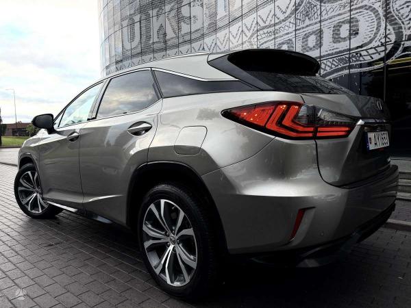 Pelēks Lexus RX 450h 2017 Kauņa, ar dzinēja tilpumu 3.46 L un nobraukumu 85 tūkst. km par 30000 €, foto 3 vietnē AUTOMOTO.COM.LV