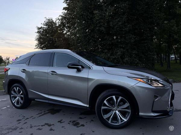 Lexus RX 450h 2017 in Kaunas on AUTOMOTO.COM.LV Grey Lexus RX 450h 2017 in Kaunas, with an engine capacity of 3.46 L and mileage of 86 thousand km for 28000 €, photo 3 on AUTOMOTO.COM.LV