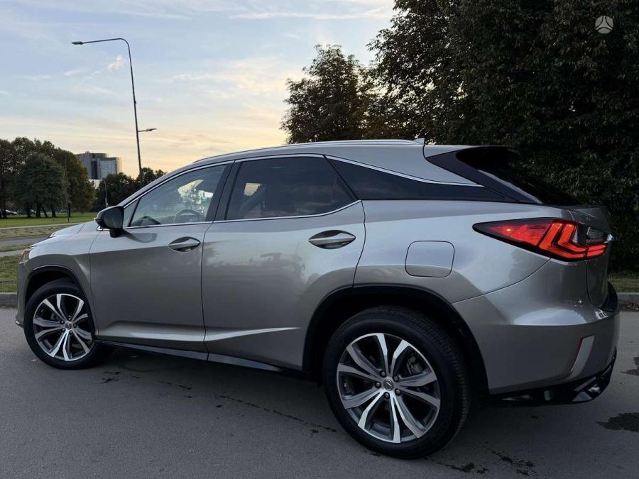 Grey Lexus RX 450h 2017 in Kaunas, with an engine capacity of 3.46 L and mileage of 86 thousand km for 26500 €, photo 34 on AUTOMOTO.COM.LV